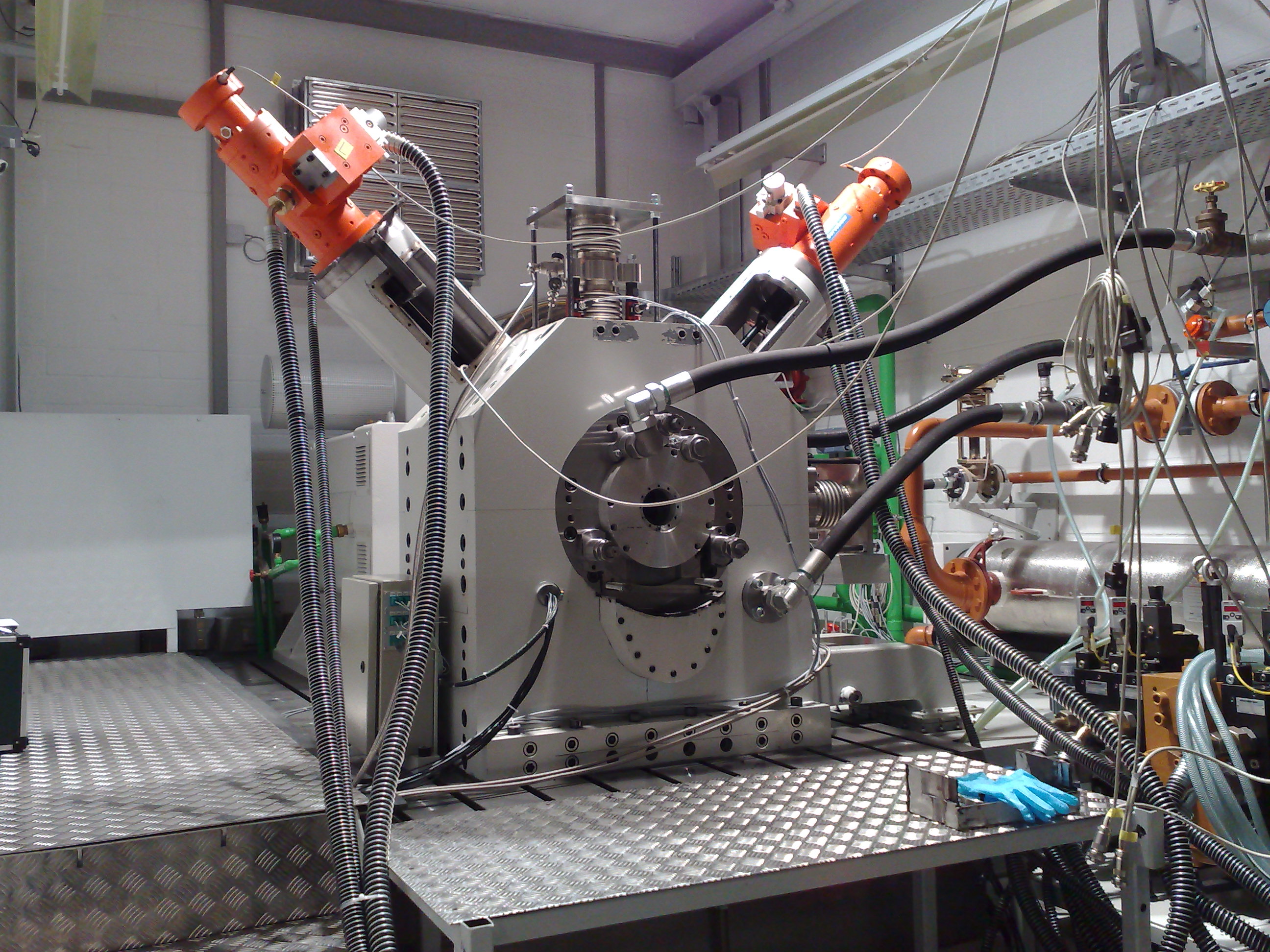 High-performance plain bearing test rig - Institut für Tribologie und ...